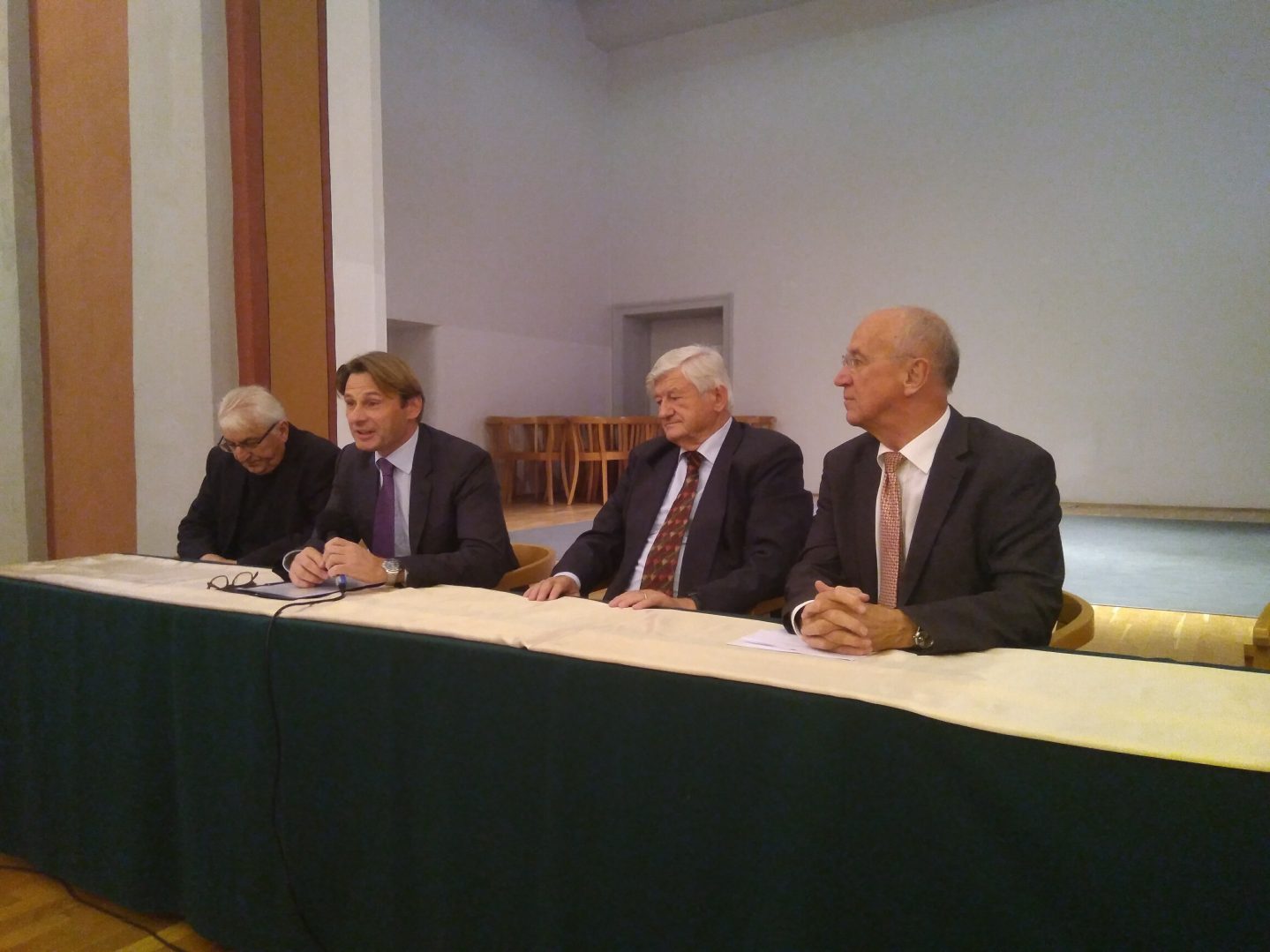 FOTO: Zaklada Mikec stipendirala novih 55 studenata