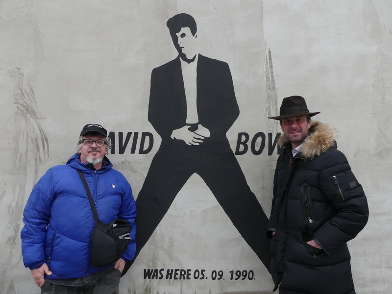 Veleposlanik UK Velike Britanije i Sjeverne Irske obišao spomen-grafit ...