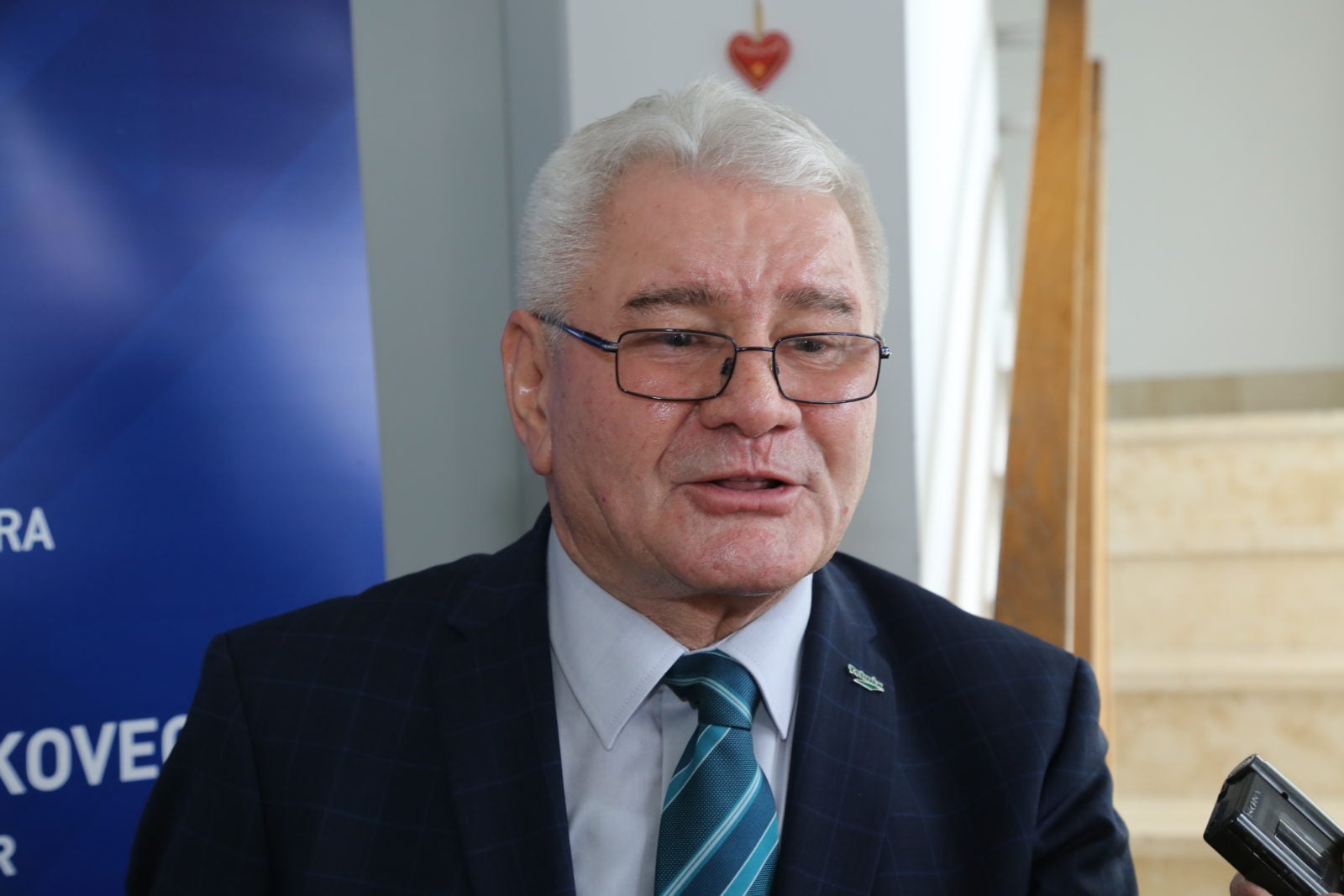 Dok država oklijeva, poslodavci radnike rješavaju i blokadi samo da ...