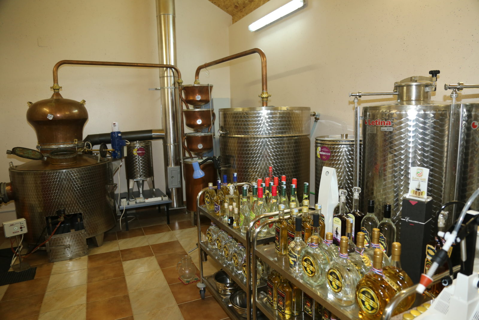 U destileriji Zdenka Rusaka proizvodi se prva hrvatska rakija od pive!