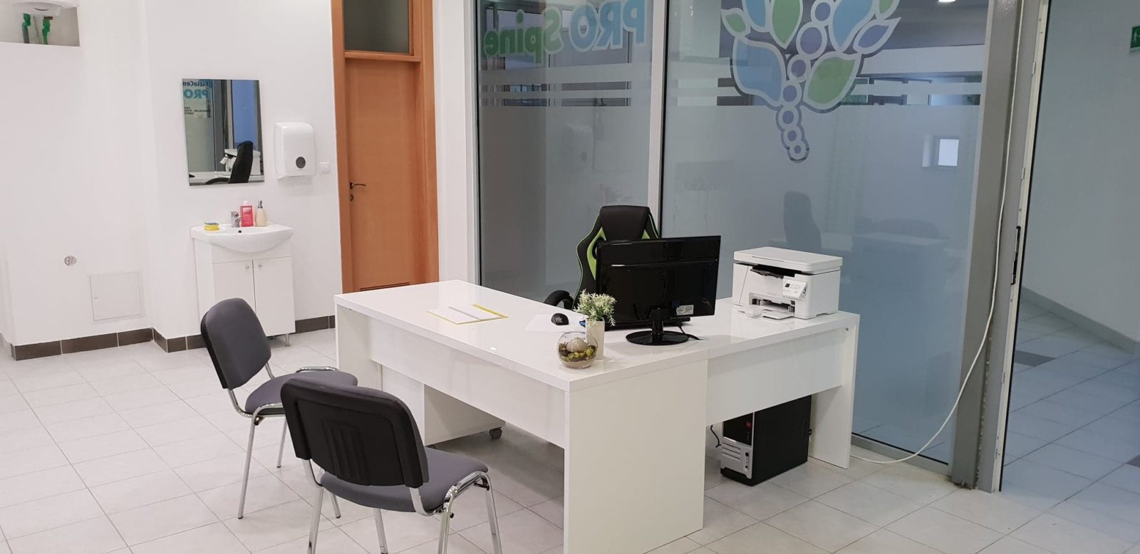 Ivan Ivanek, certificiran za rješavanje problema skolioze, otvorio ...