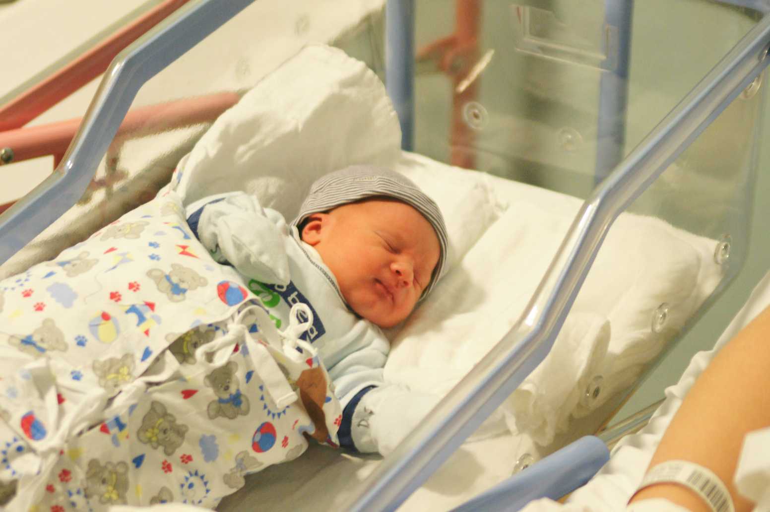 Mali Karlo prva je novogodišnja beba u Međimurju