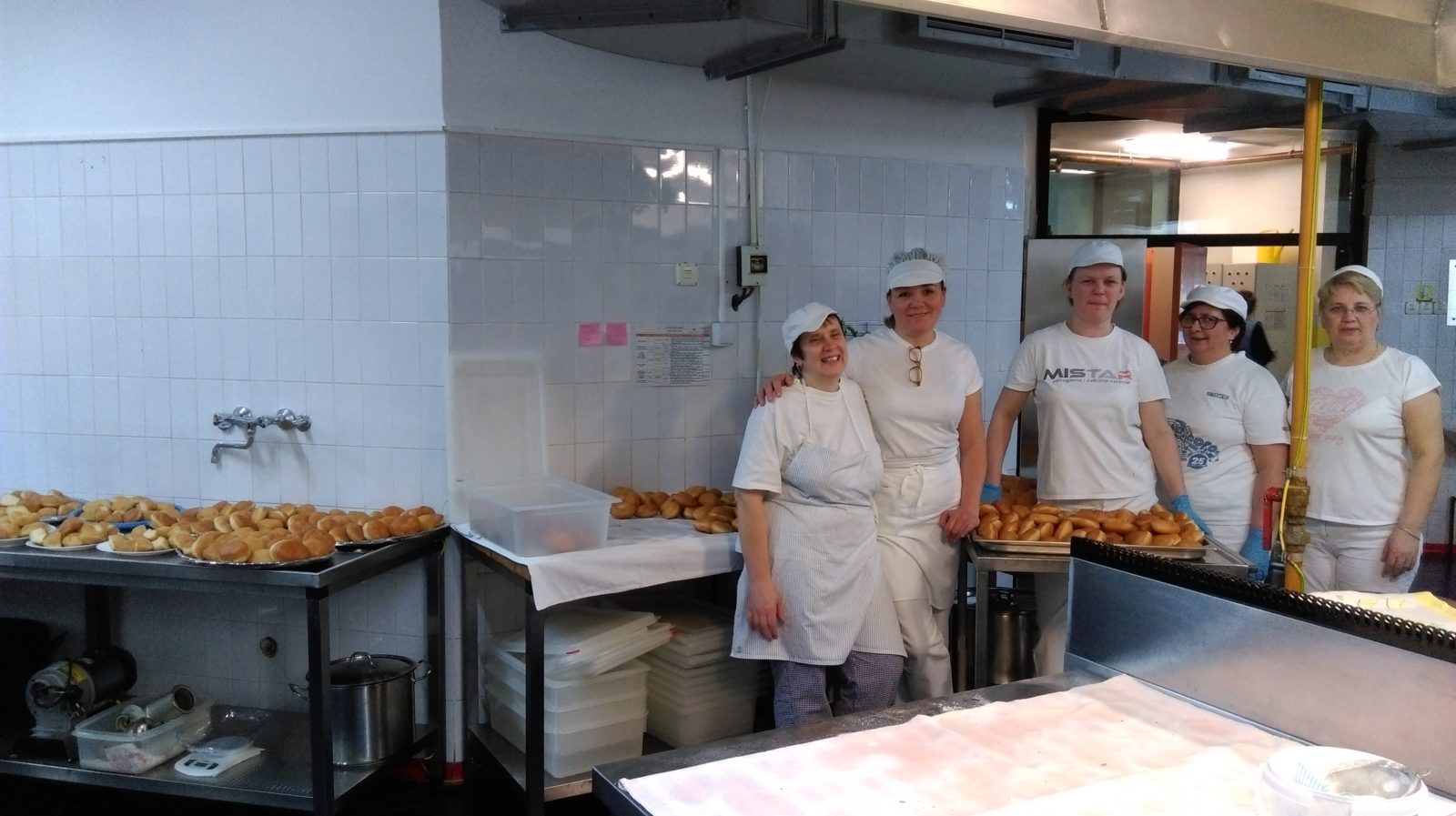 Vrijedne kuharice vrtića Cipelica pripremile nezaobilazne fašničke krafne!