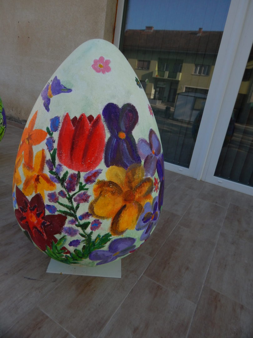 FOTO: Uskrsne pisanice školaraca krase centar Štrigove!