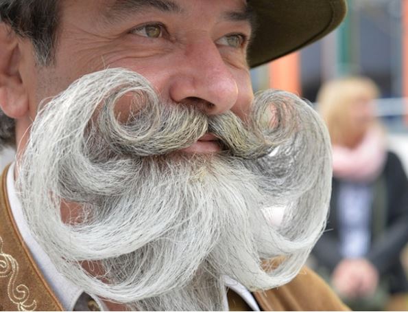 STUDENI u znaku brkova i muškog zdravlja