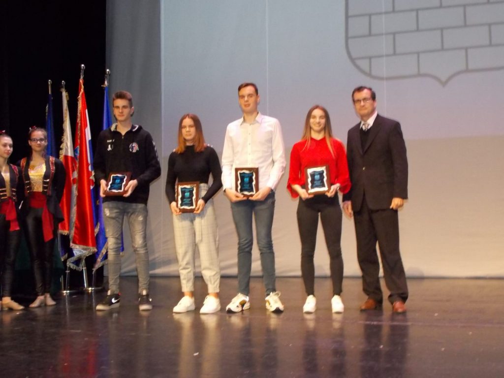 Antonia Ružić, Alan Perko, rukometašice Zrinskog i rukometaši Čakovca ...