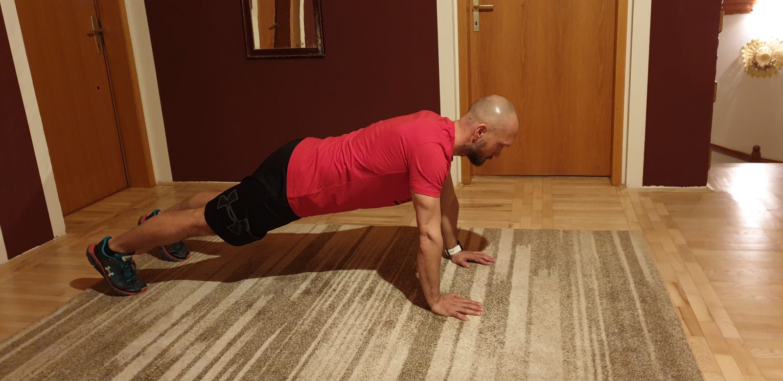 TRENER Goran Vuk donosi trening koji možemo napraviti kod kuće!