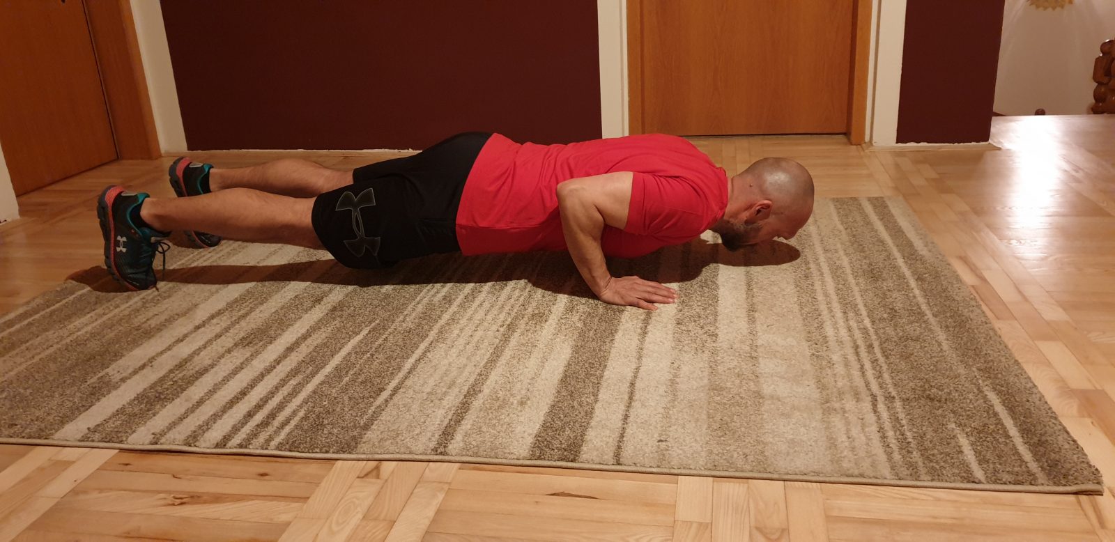 TRENER Goran Vuk donosi trening koji možemo napraviti kod kuće!