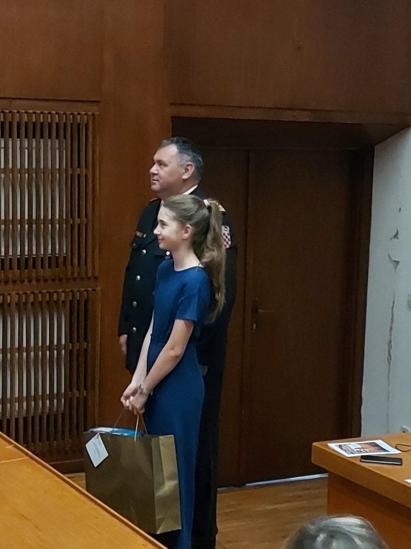 Neva Novak iz Male Subotice pobjedila na likovnom natječaju Vatrogasne ...