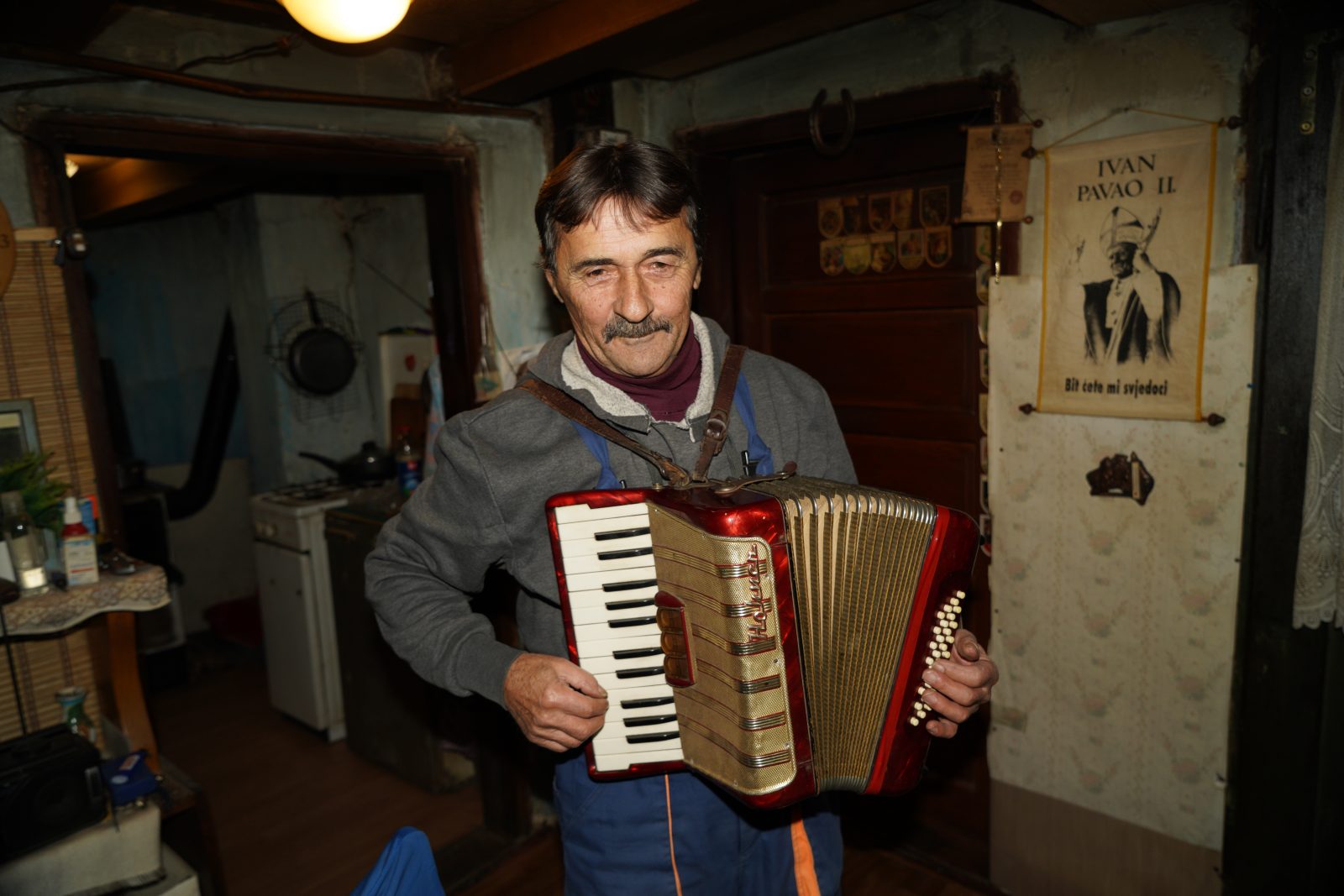 Valentin Loparić: Deda muzikaš ne odvaja se od svoje hohnerice