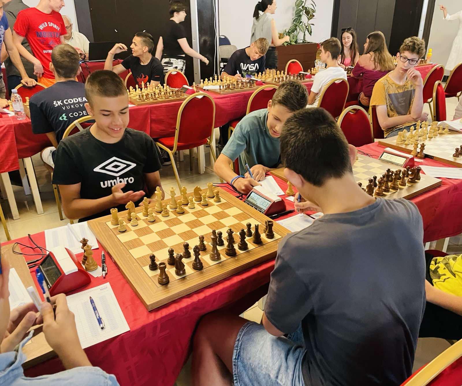 Šah: Max Poljan prvi (U-14), Ivor Colev drugi (U-15) na Kadetskom ...