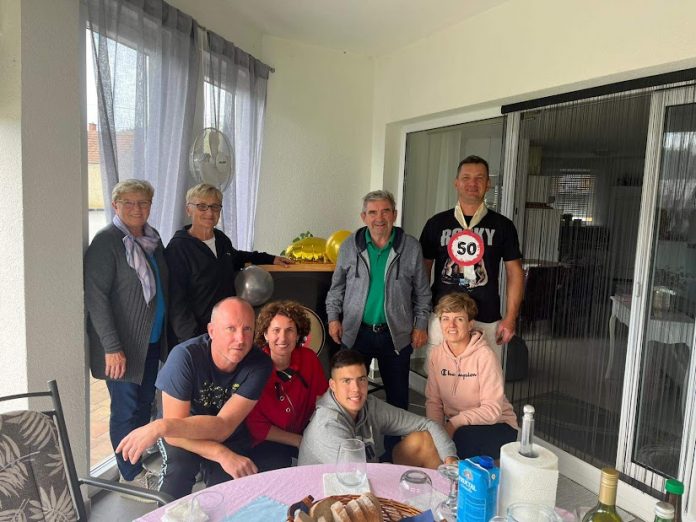 Prijatelji i rodbina iznenadili Kikija za 50. rođendan