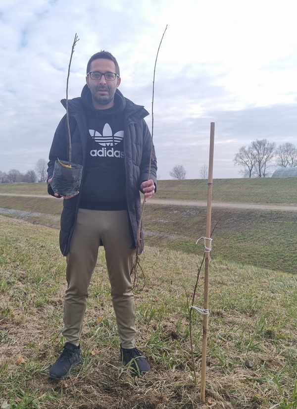 Preloški pčelari sadili medonosno drveće