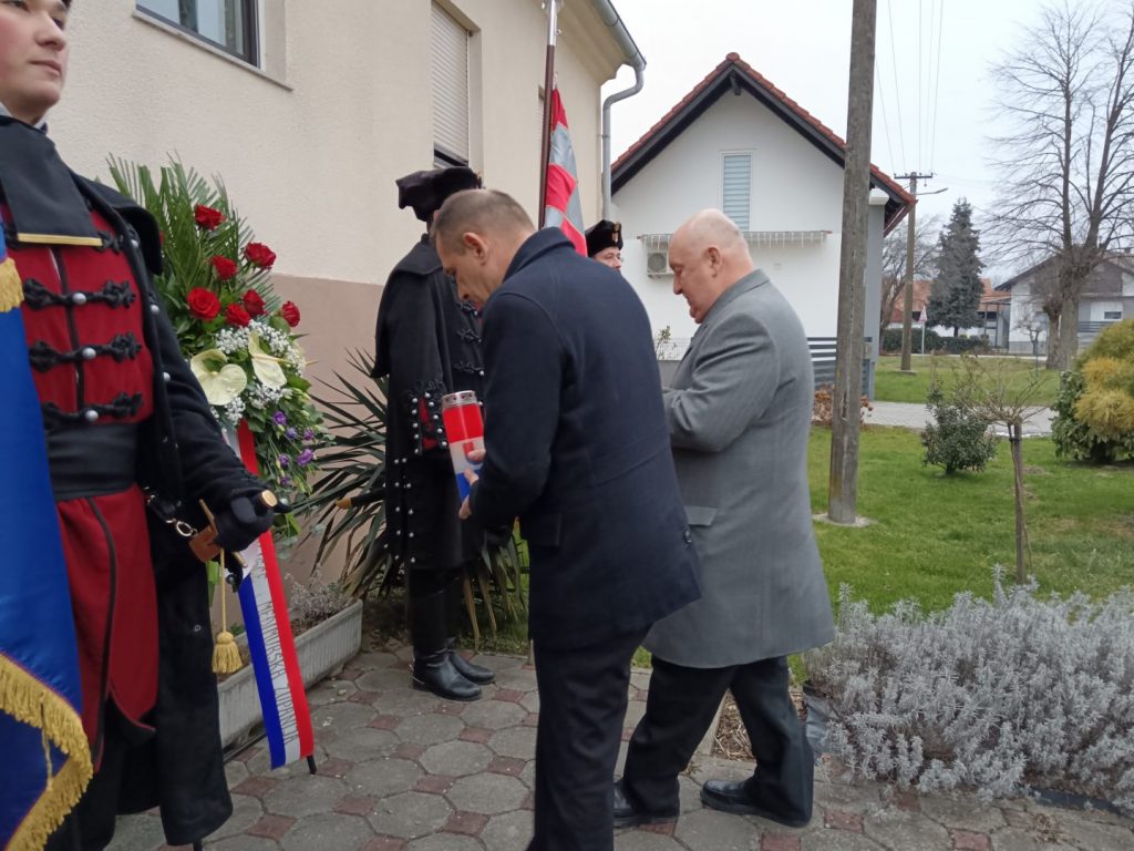 Položeni vijenci ispred rodne kuće dr. Ivana Novaka