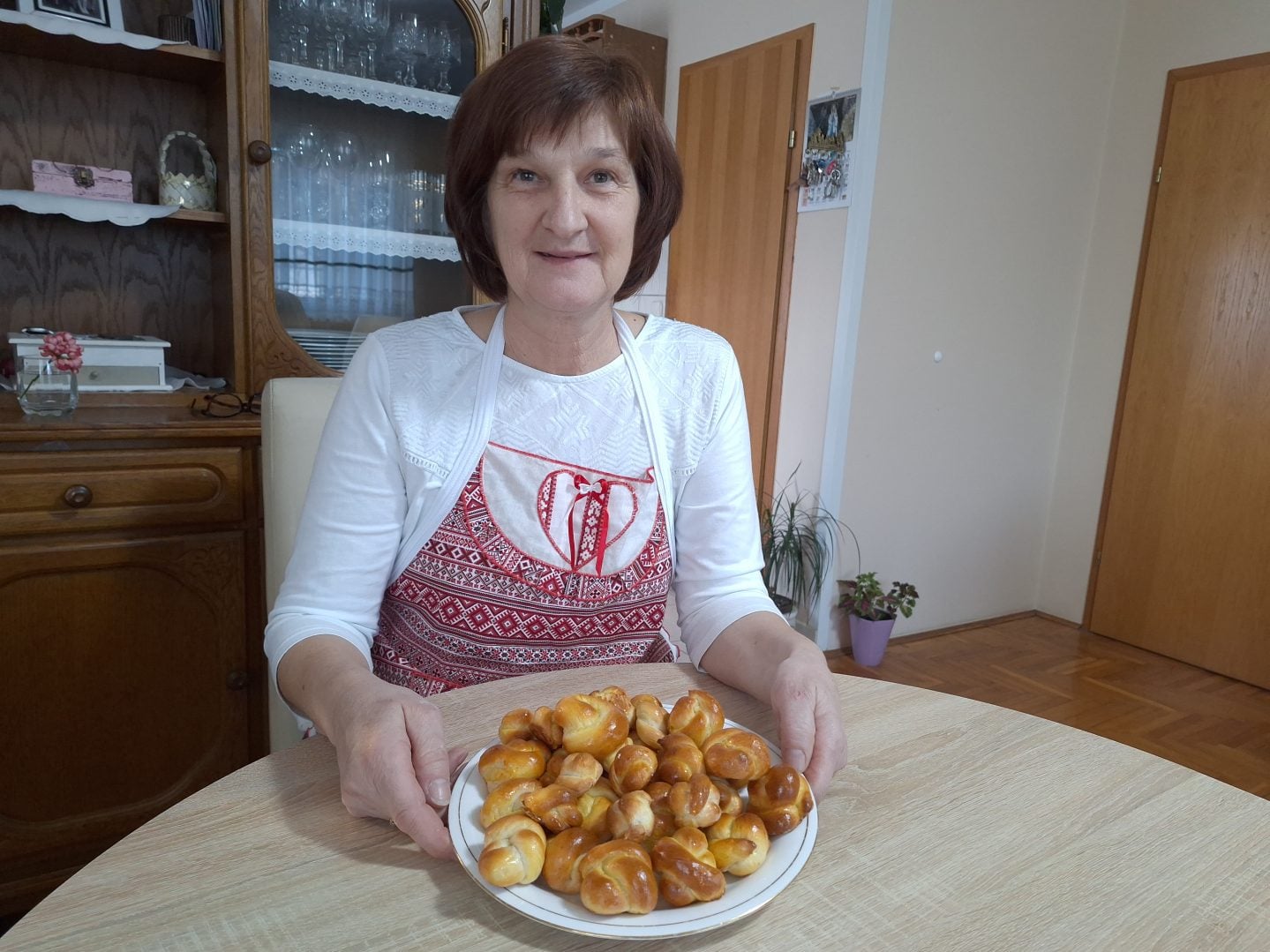Mirjana Gojnik iz Hlapičine peče ftičekove kolačeke po maminu receptu