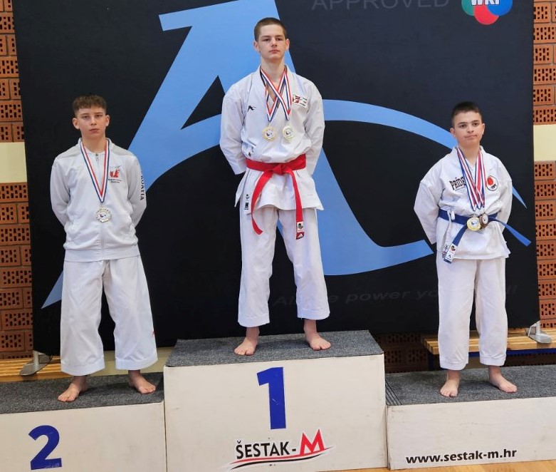 Karate centar Šenkovec osvojio 12 medalja i titulu najboljeg kluba u katama