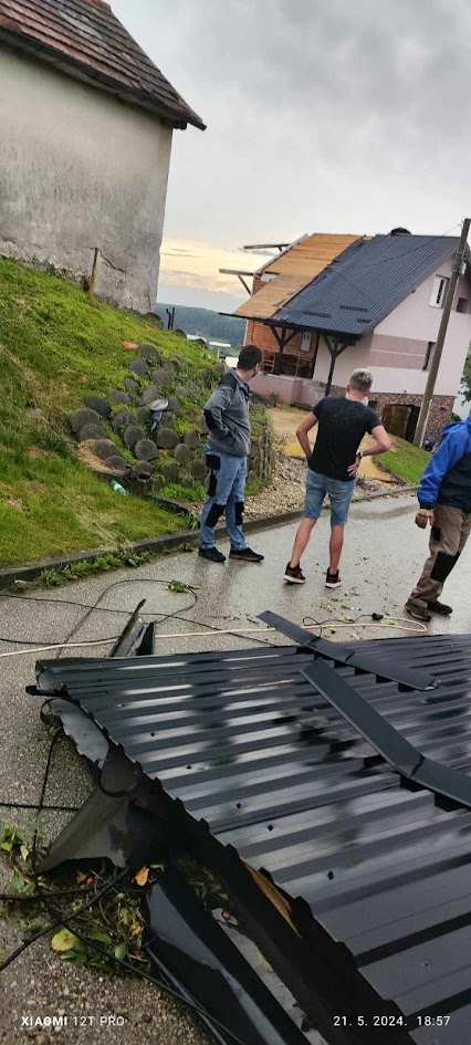 U Svetom Urbanu čupalo drveća i dizalo krovove: Ne pamtimo ništa takvoga!