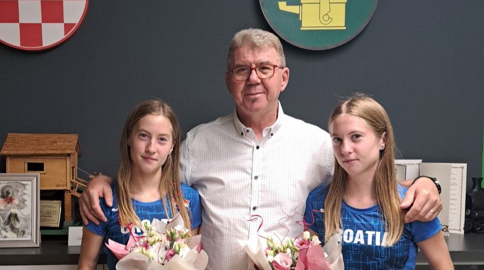 Tena i Lea Marodi na prijemu kod gradonačelnika