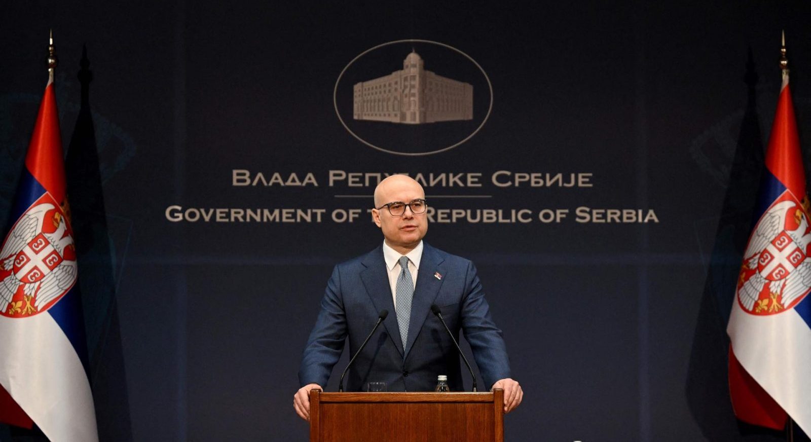 Srpski premijer Miloš Vučević dao neopozivu ostavku!