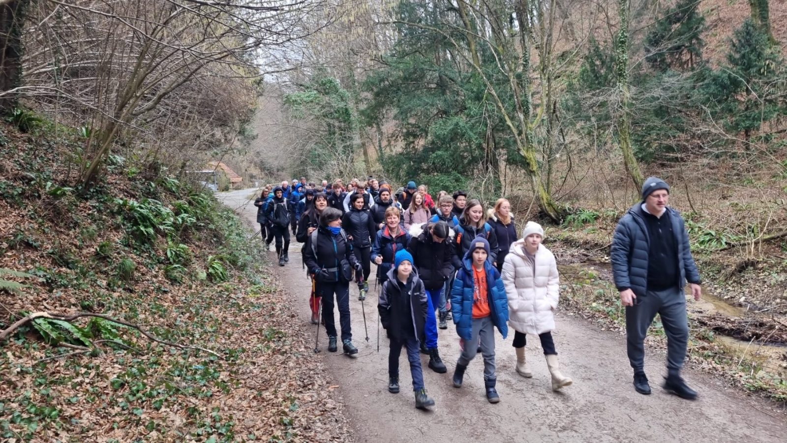 Planinari PD Bundek s Bregecima na izletu na Ravnoj gori