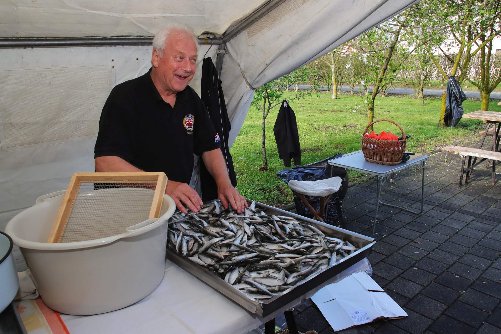 Podjela ribica na Veliki petak u Nedelišću u humanitarne svrhe